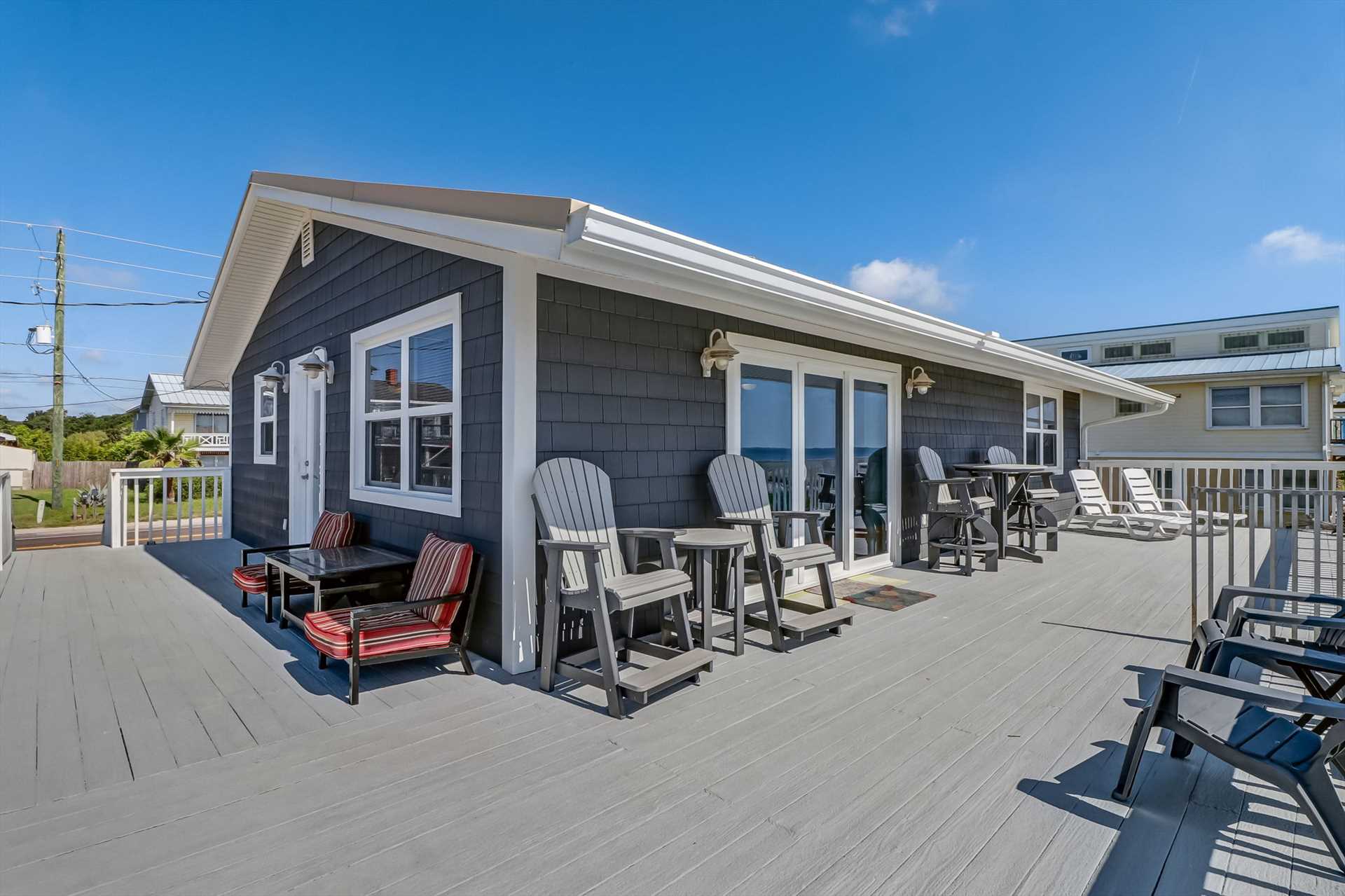 Completely Remodeled Beach Cottage Right on the Beach! Perfect Location!